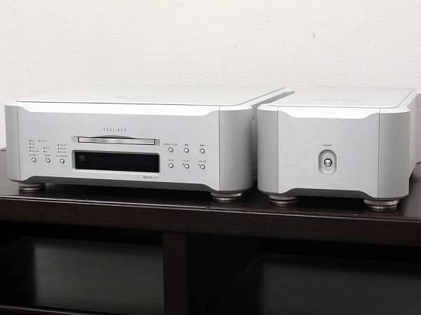 ESOTERIC P-01 VUK CD Transport | Deal Home Audio
